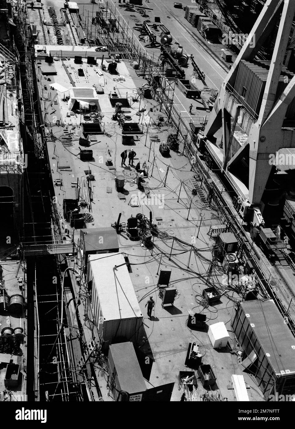 An aerial view of the guided missile frigate USS ESTOCIN (FFG 15) under ...