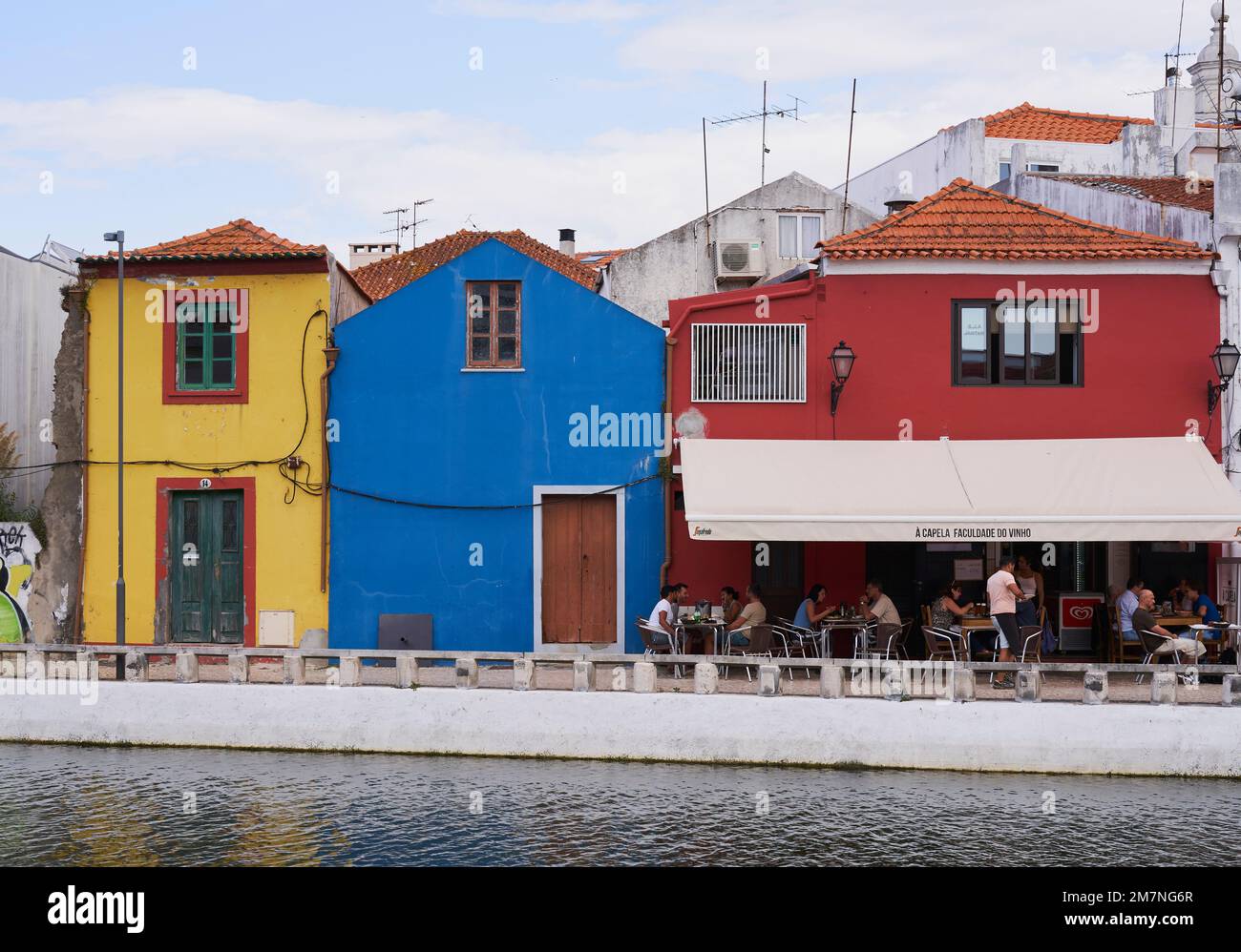 Buildings of portugal hi-res stock photography and images - Alamy