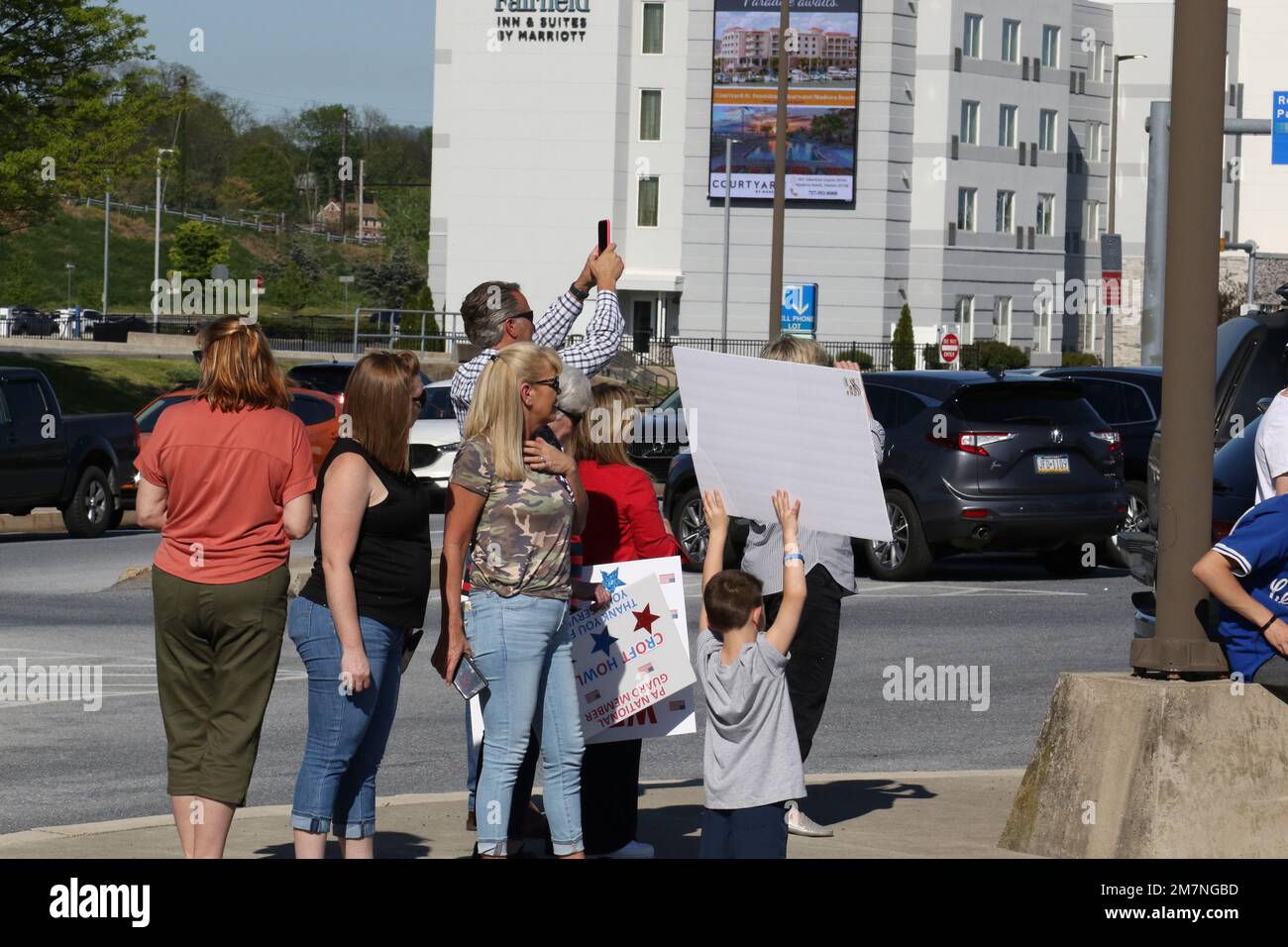 U.S. Soldiers with 1st Squadron, 104th Cavalry Regiment, 2nd Infantry ...