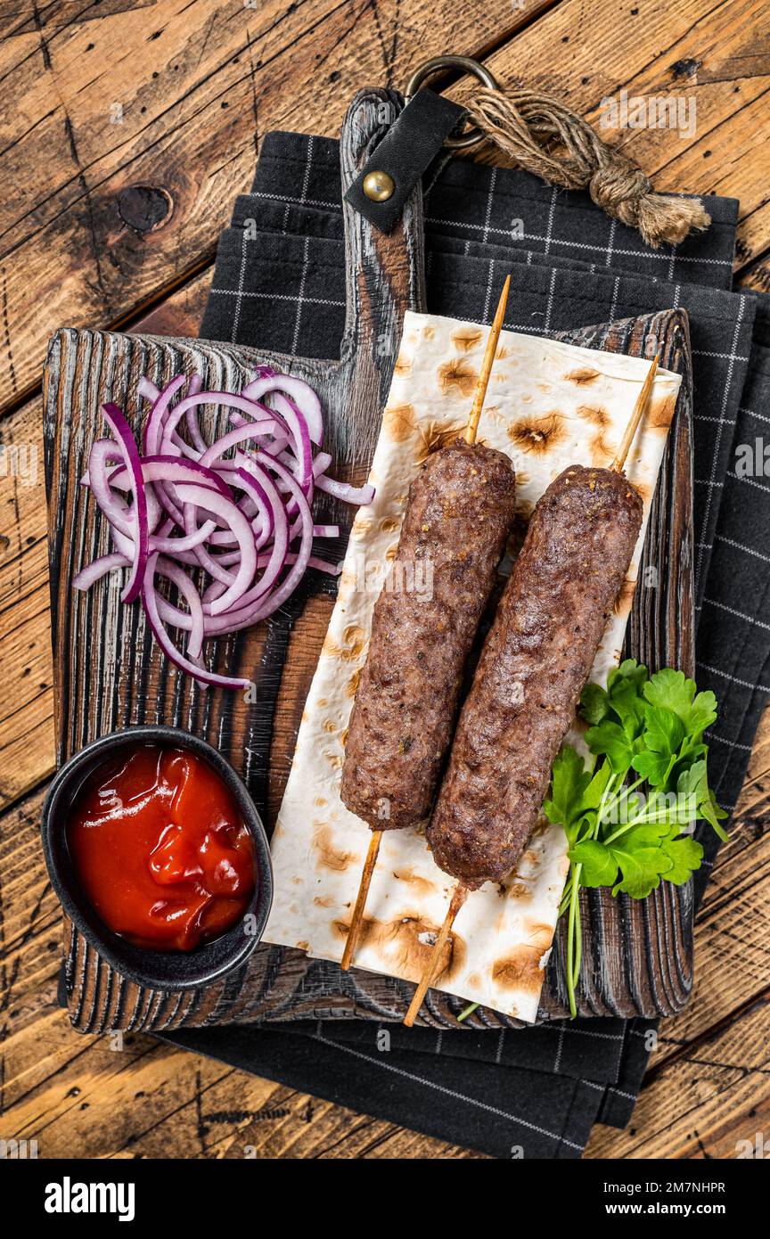 Middle east flatbread meat hi-res stock photography and images - Alamy