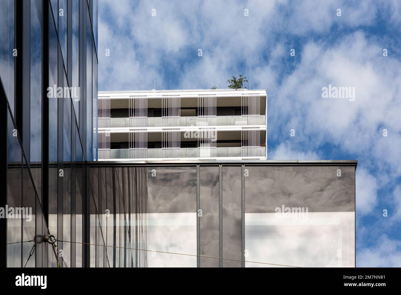 Eye reflection building hi-res stock photography and images - Alamy