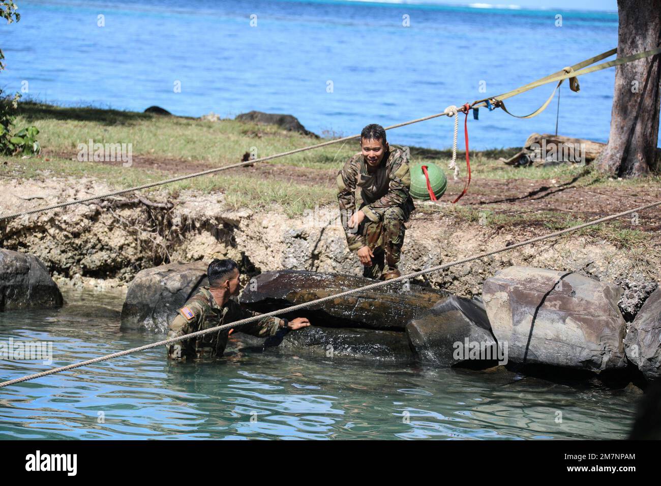 U.S. Army soldiers from the 100th Battalion, 442nd Infantry Regiment ...