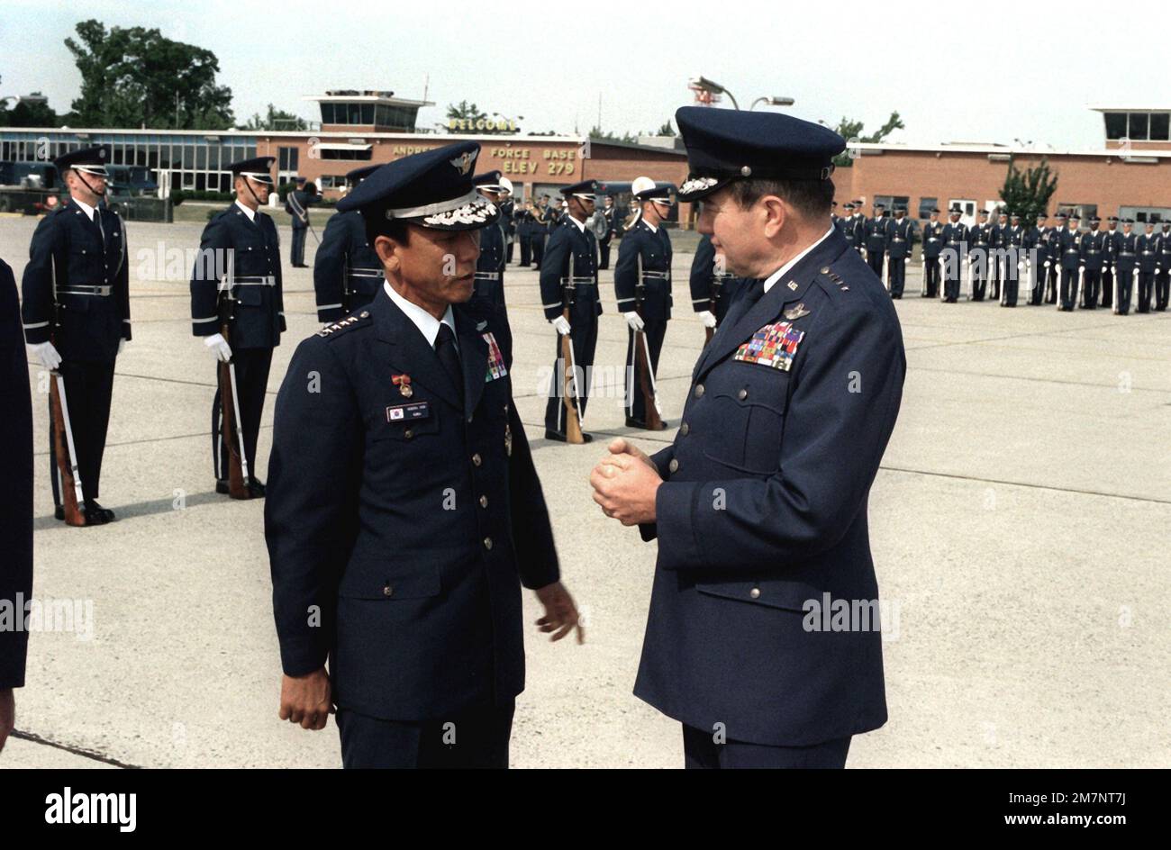 Korean air force GEN Eung Yul Yoon, right, talks with GEN Robert Mathis ...