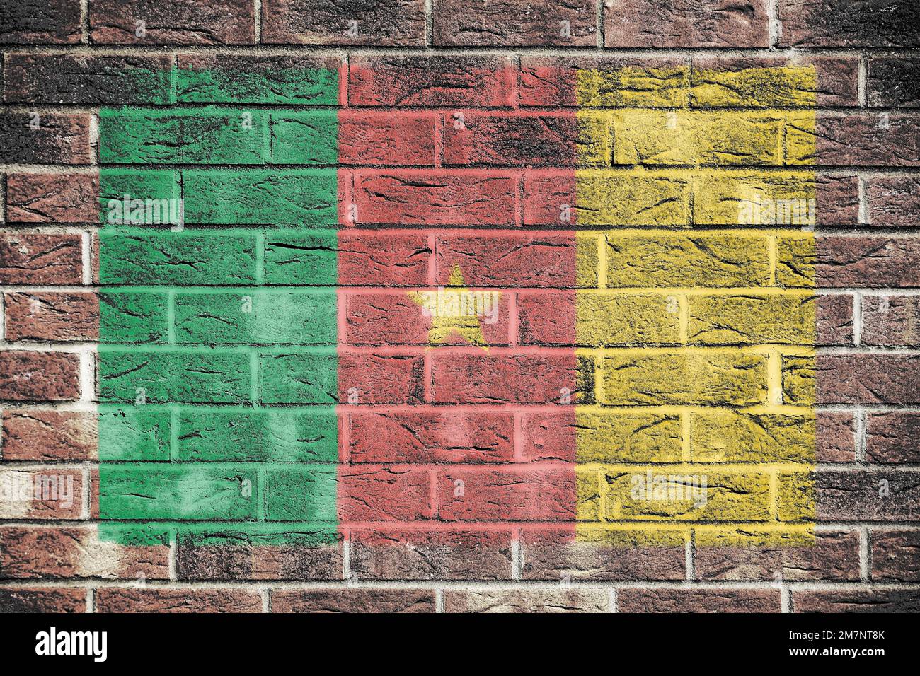 Cameroon flag painted on a brick wall Stock Photo - Alamy