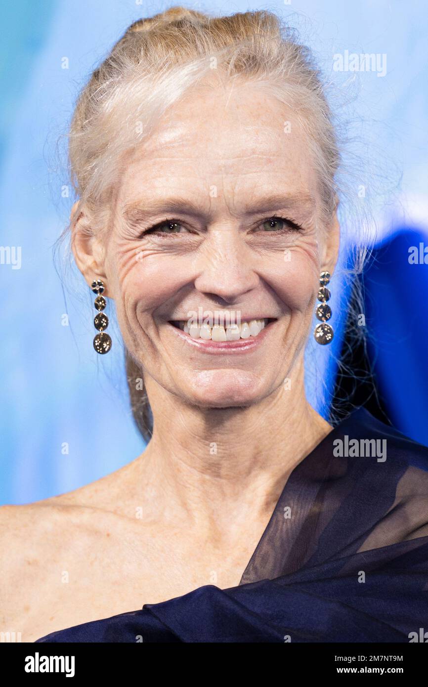 Suzy Amis Cameron poses for photographers upon arrival at the World ...