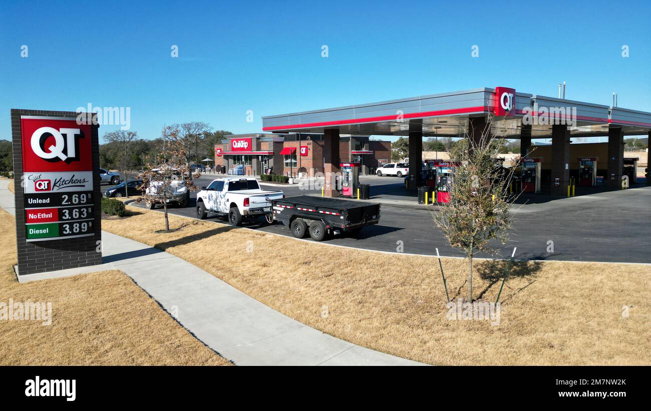 Cedar Park, TX, USA. 10th Jan, 2023. The QuikTrip convenience store and ...