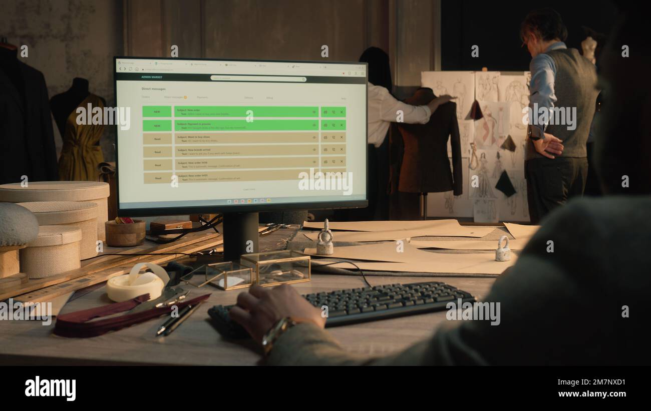 Man browsing hi-res stock photography and images - Alamy