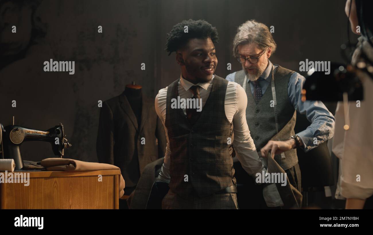 Suit fitting hi-res stock photography and images - Alamy