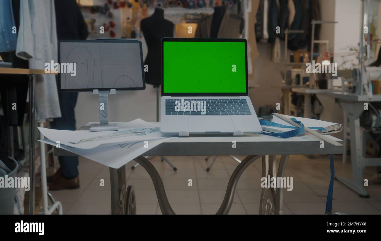 Green screen studio table hi-res stock photography and images - Alamy