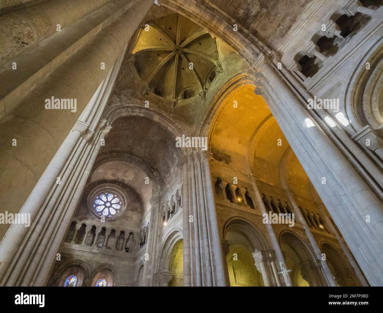 Interior cathedral lisbon hi-res stock photography and images - Alamy