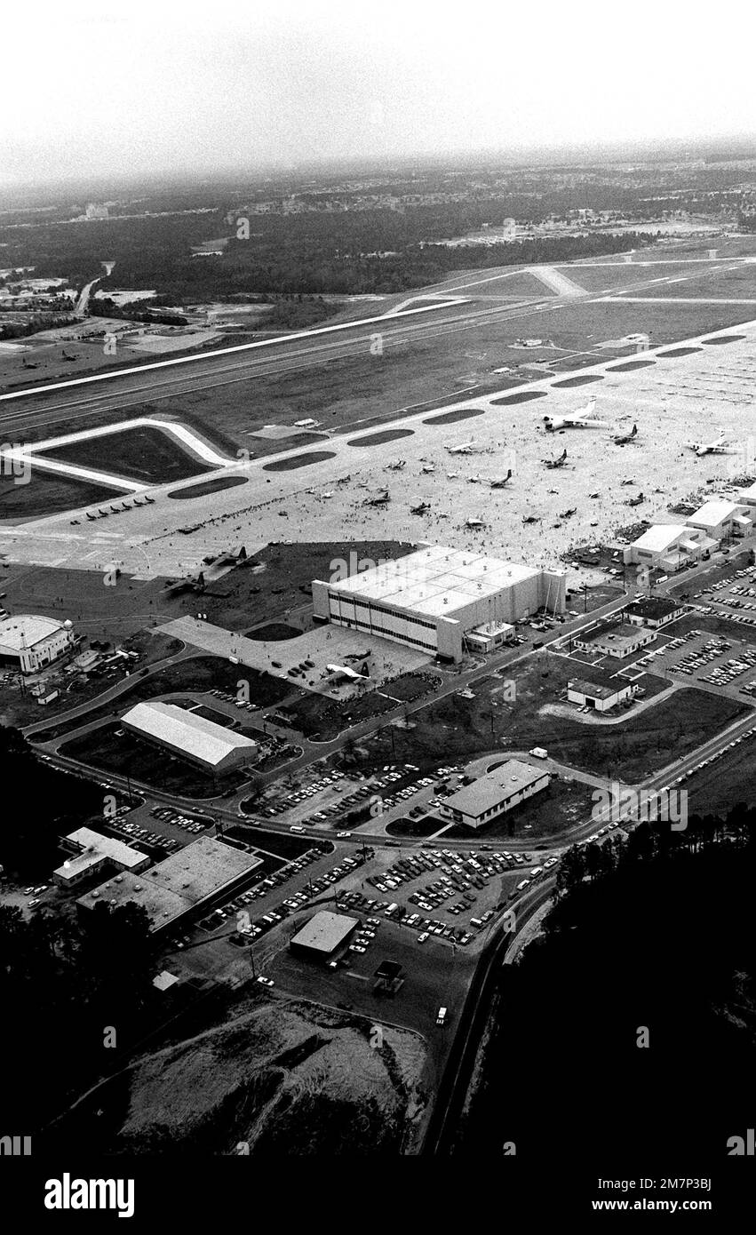 Pope air force base Black and White Stock Photos & Images - Alamy