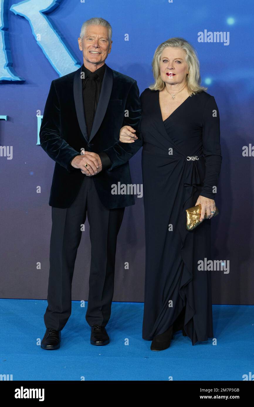 Stephen Lang, left, and Kristina Watson pose for photographers upon ...