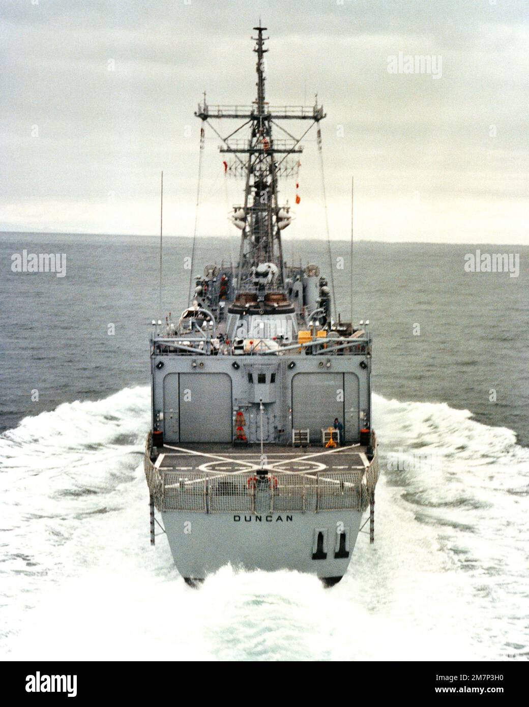 A stern view of the guided missile frigate DUNCAN (FFG 10) as Todd ...