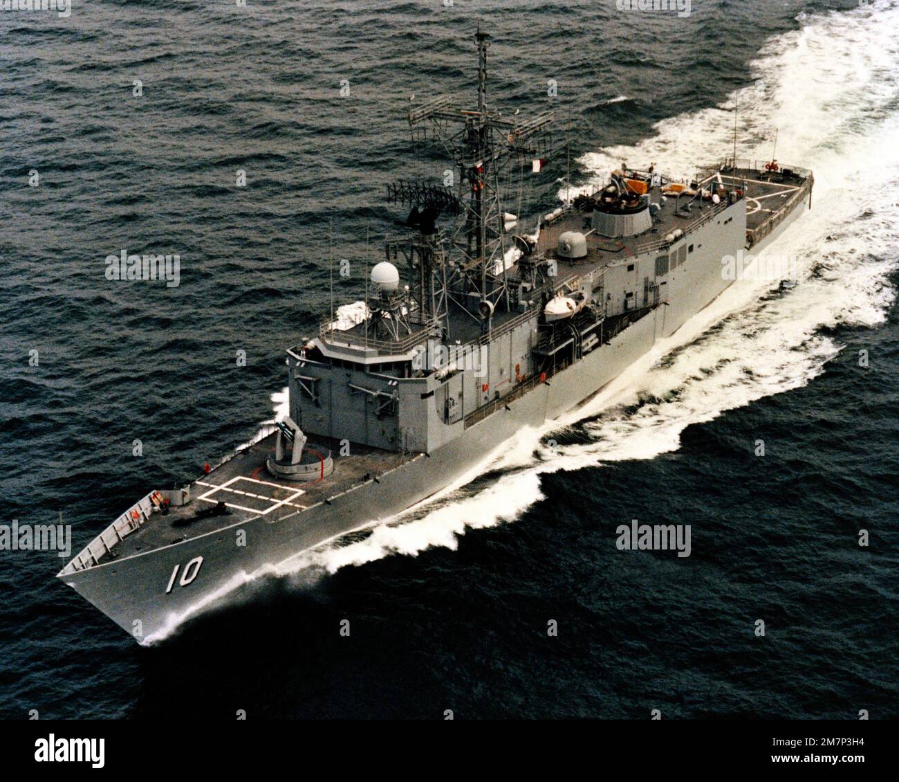 An aerial port bow view of the guided missile frigate DUNCAN (FFG 10 ...