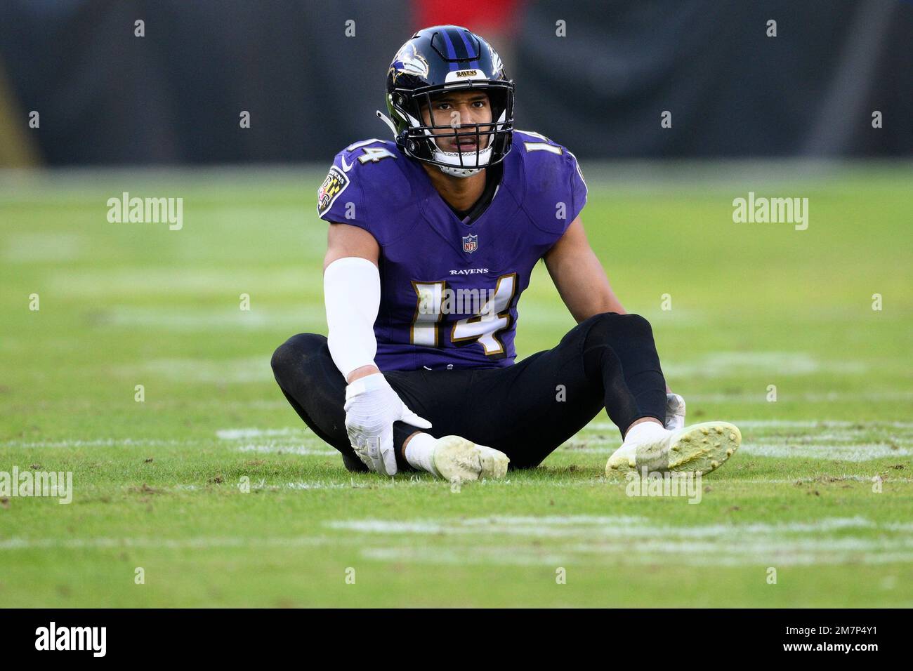 Baltimore Ravens safety Kyle Hamilton (14) looks on during the second ...