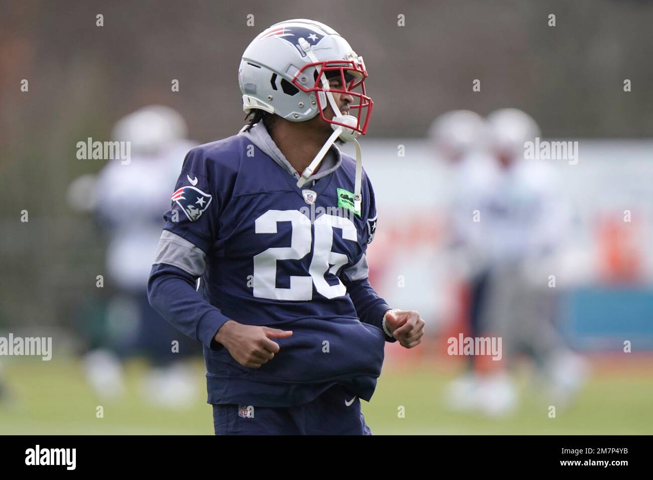 New England Patriots cornerback Shaun Wade (26) warms up during an NFL ...