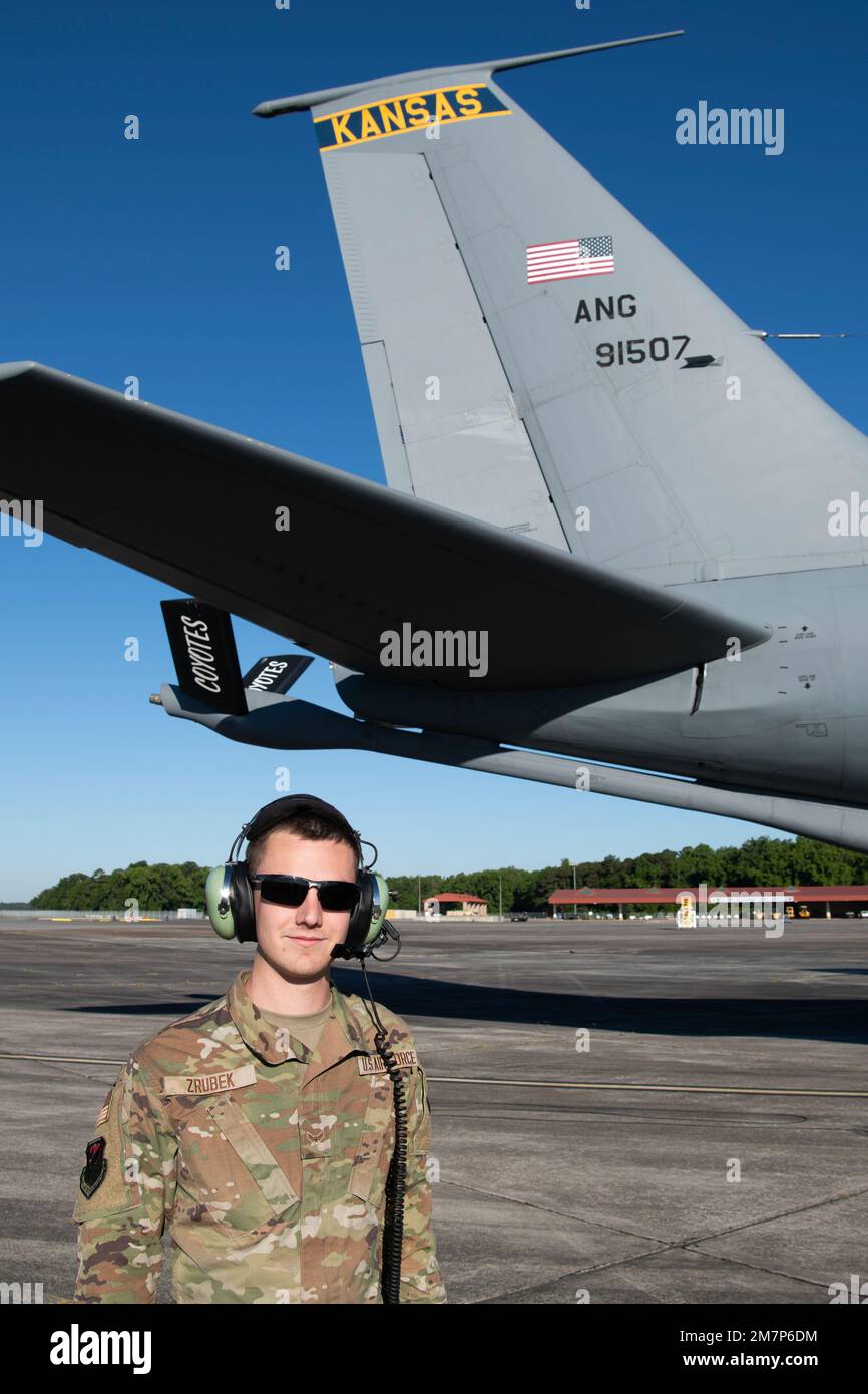A U.S. Air Force KC-135 Stratotanker crew chief with the 190th Air ...