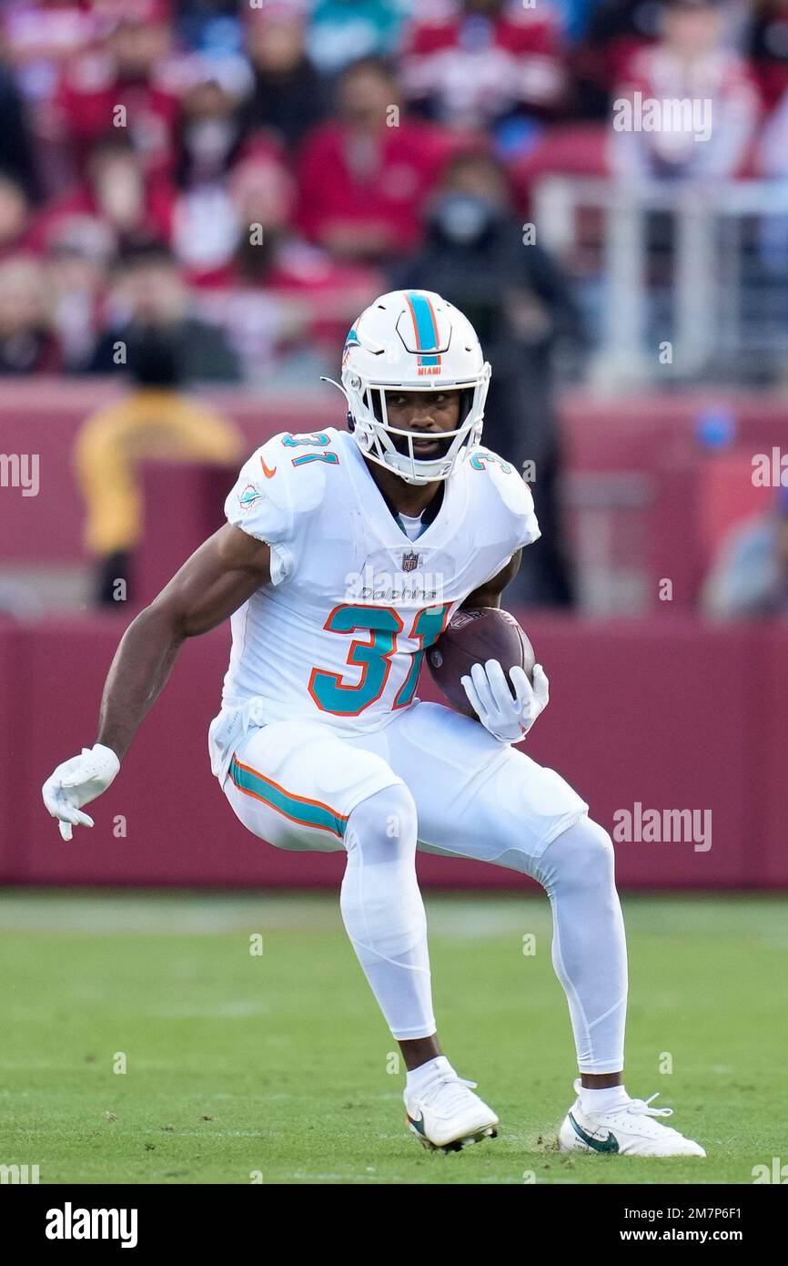 Miami Dolphins running back Raheem Mostert (31) against the Miami ...