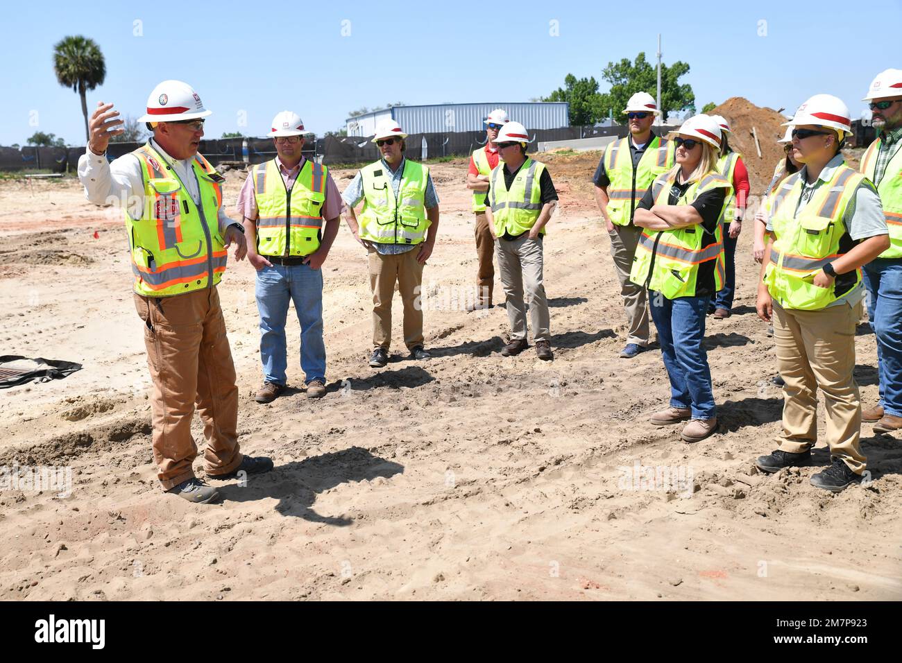 Bill Hawkins, Support Senior Resident Engineer, speaks to the Mobile ...