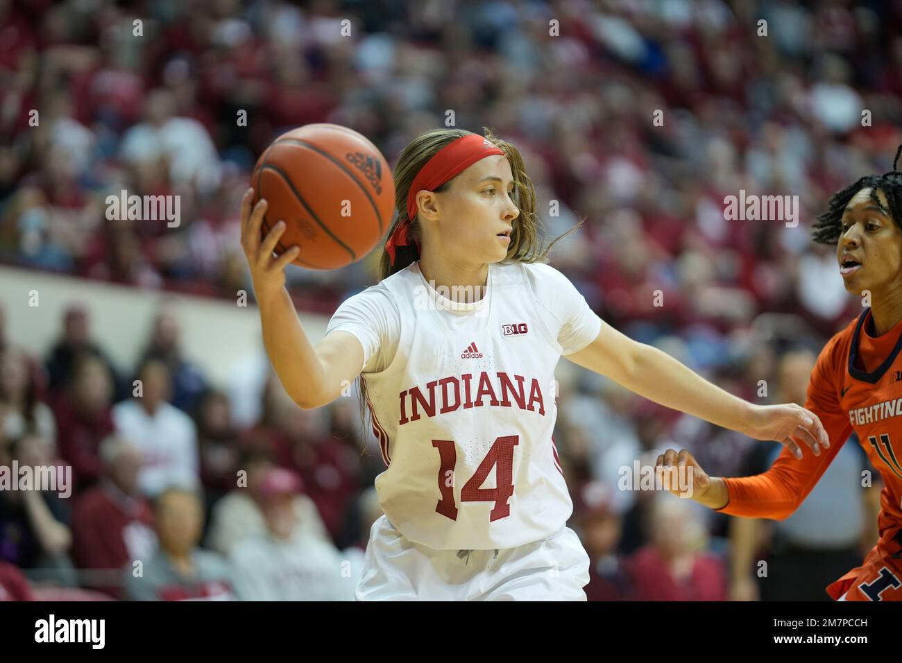 Indiana guard Sara Scalia (14) in action as Illinois played Indiana in ...