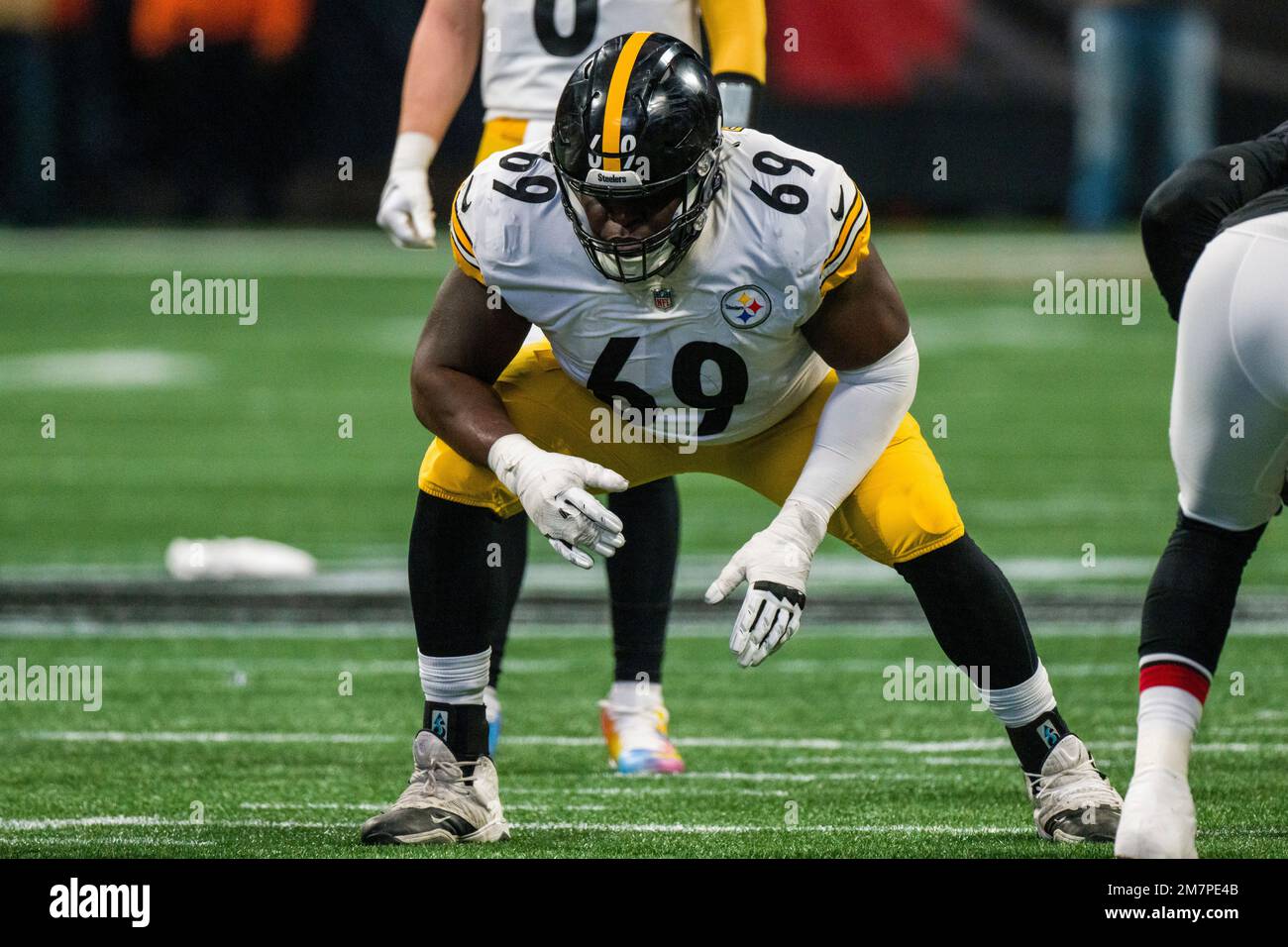 Pittsburgh Steelers guard Kevin Dotson (69) lines up during the first ...