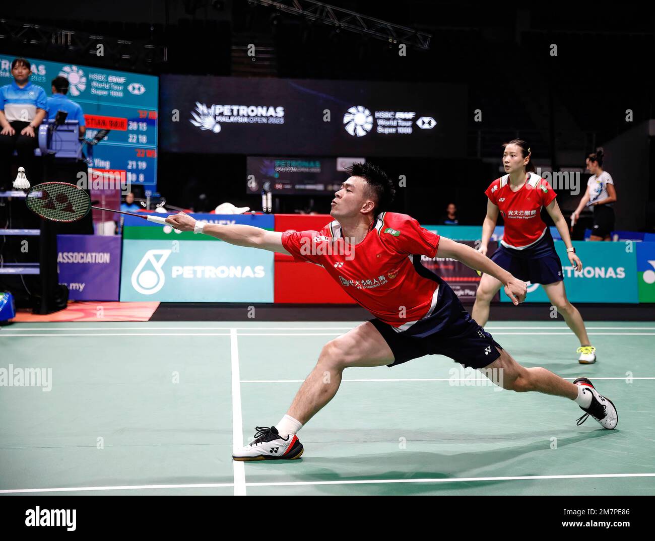 Kuala Lumpur, Malaysia. 10th Jan, 2023. Zheng Si Wei (L) and Huang Ya ...