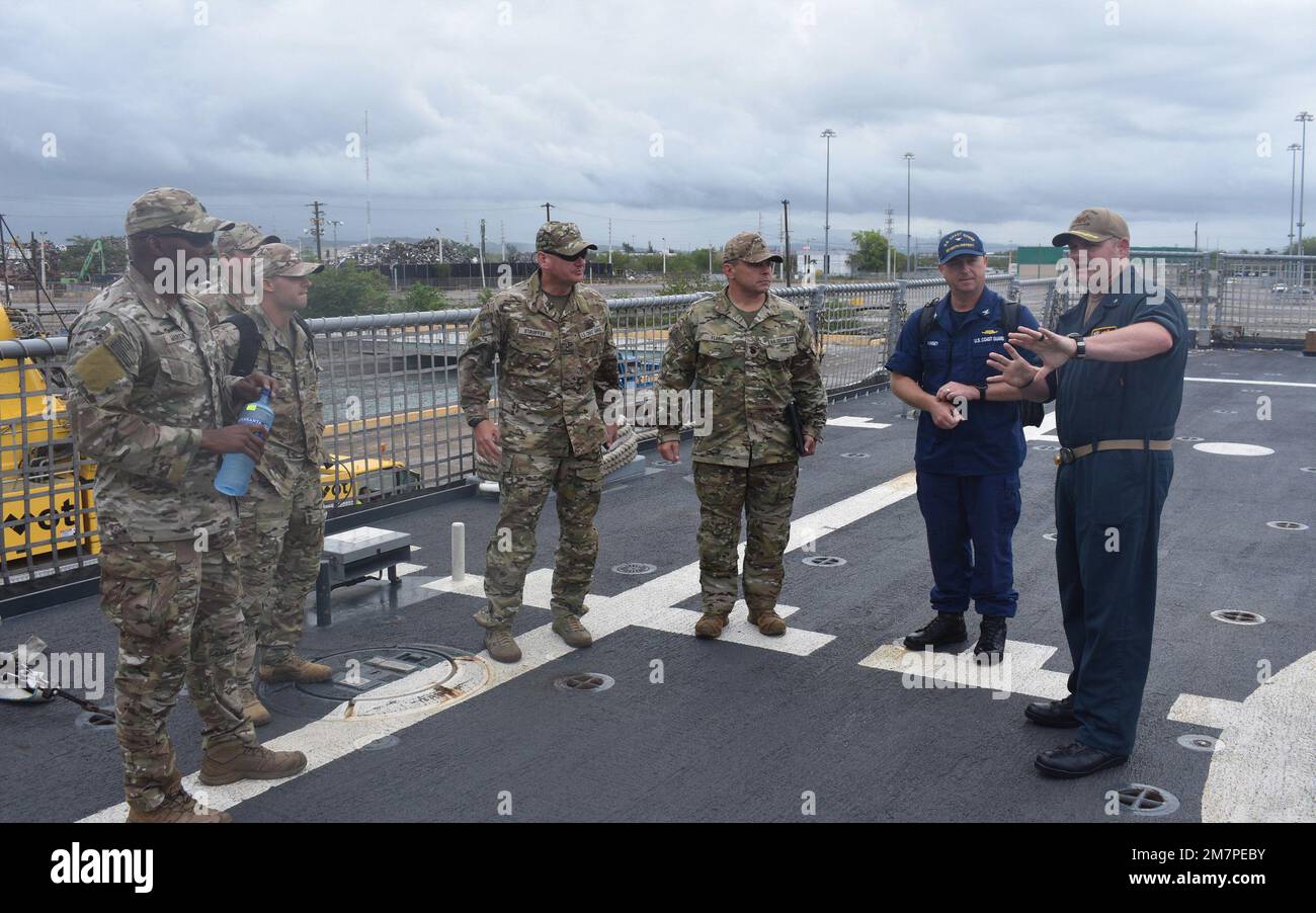 Gold crew hi-res stock photography and images - Alamy