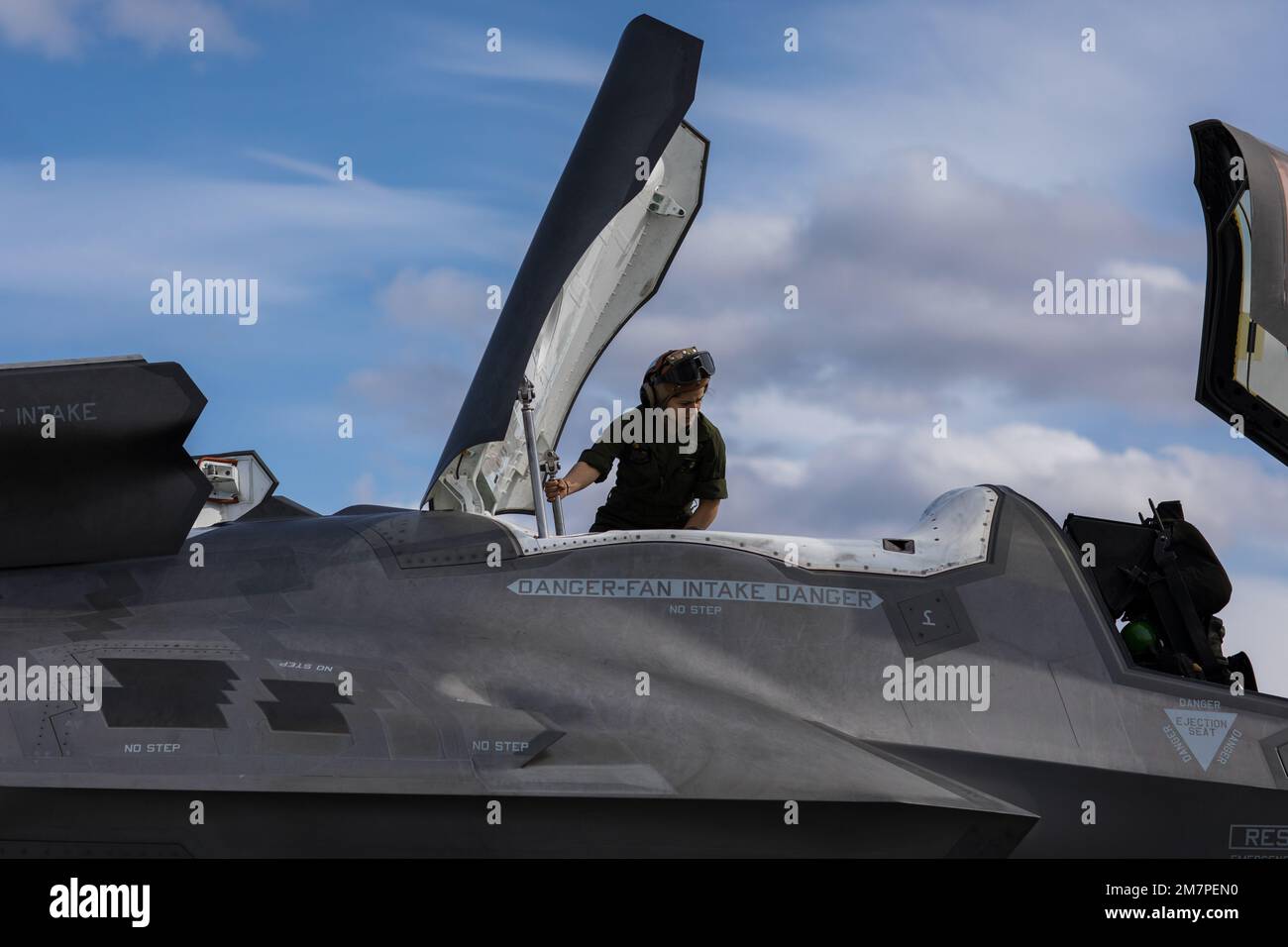 Mag 11 inspection hi-res stock photography and images - Alamy