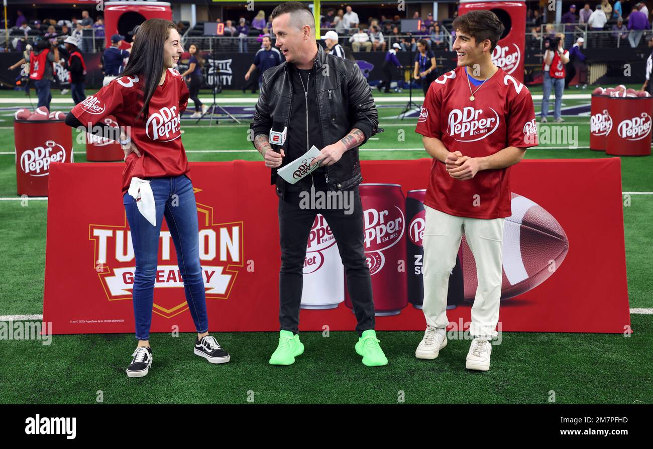 IMAGE DISTRIBUTED FOR DR PEPPER - Malia B., left, and Daniel Y. get ...