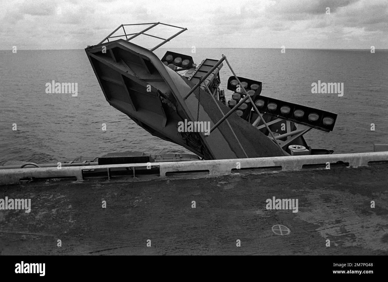 Optical landing system aircraft carrier Black and White Stock Photos ...