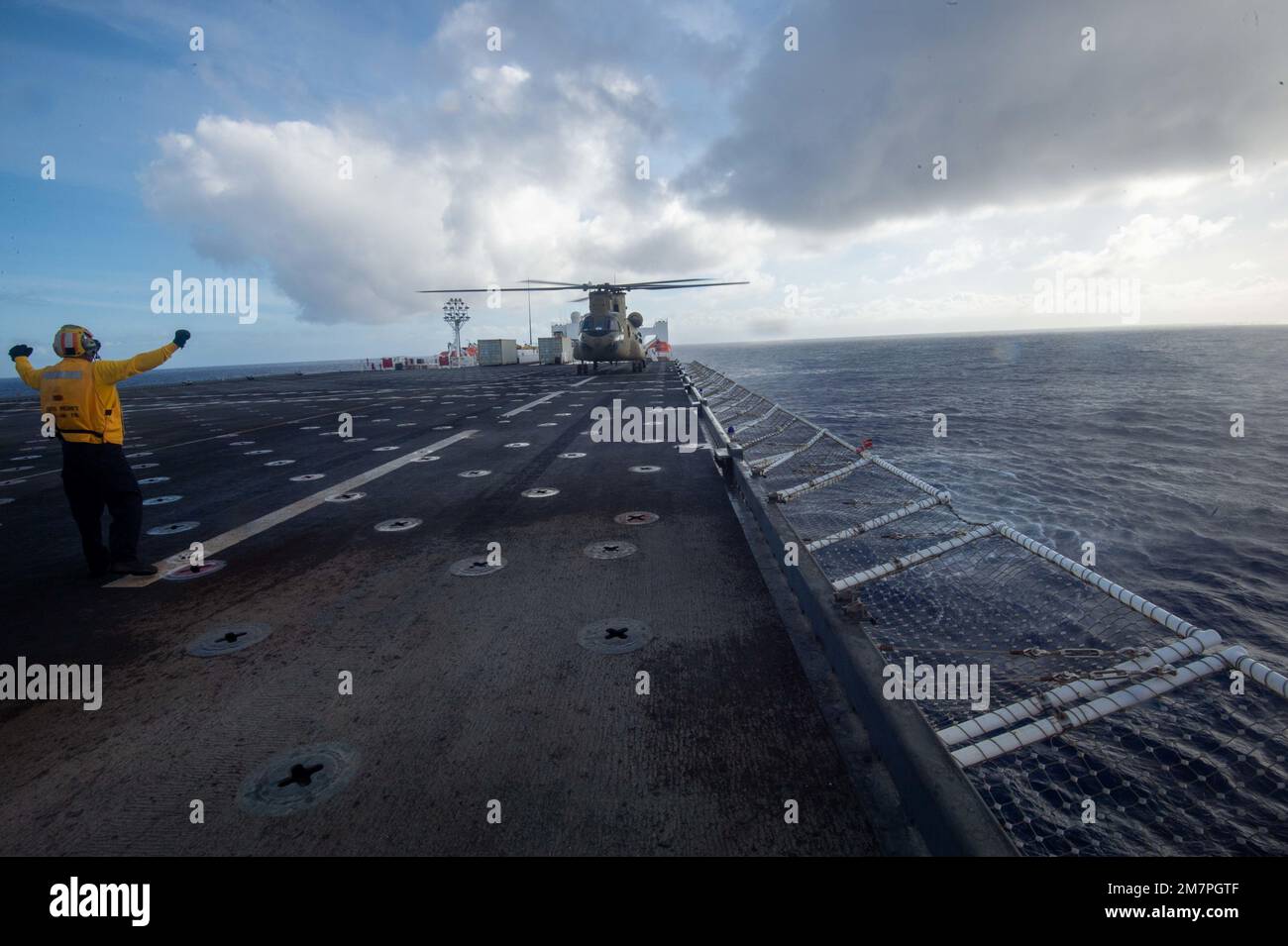 220511-N-XB470-5370 PACIFIC OCEAN (May 11, 2022) – Aviation Boatswains ...