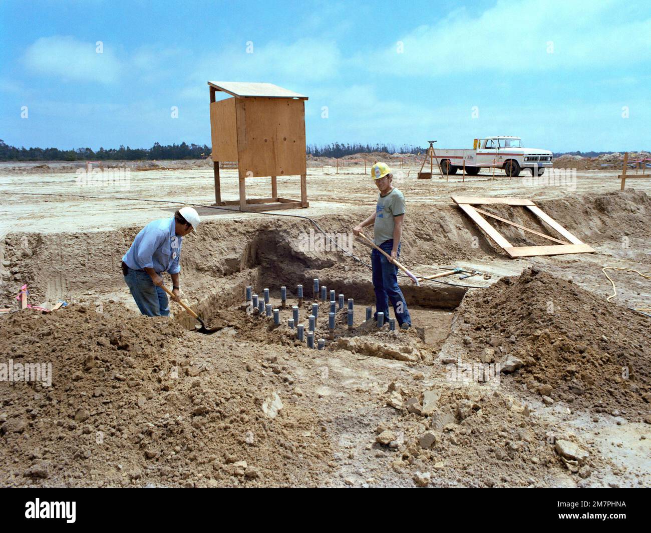 Column footing construction hi-res stock photography and images - Alamy