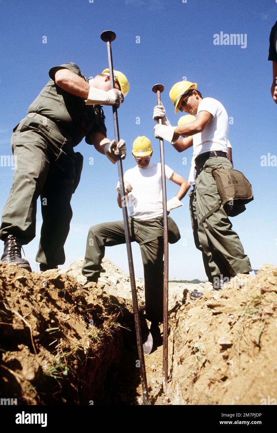 Personnel of the 241st Electronic Installation Squadron, Tennessee Air ...