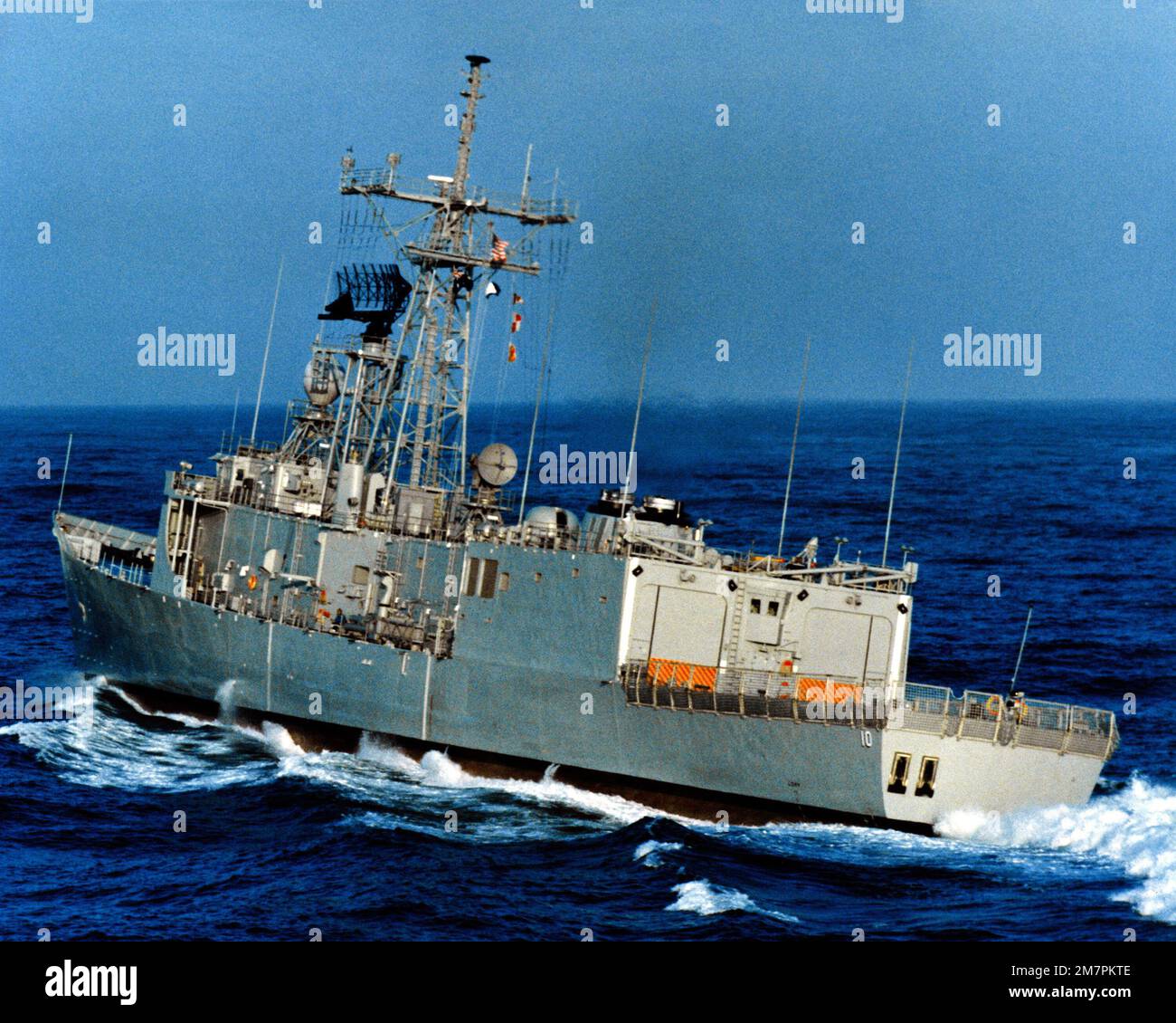 An starboard quarter view of the Australian frigate ADELAIDE (F-01) as ...