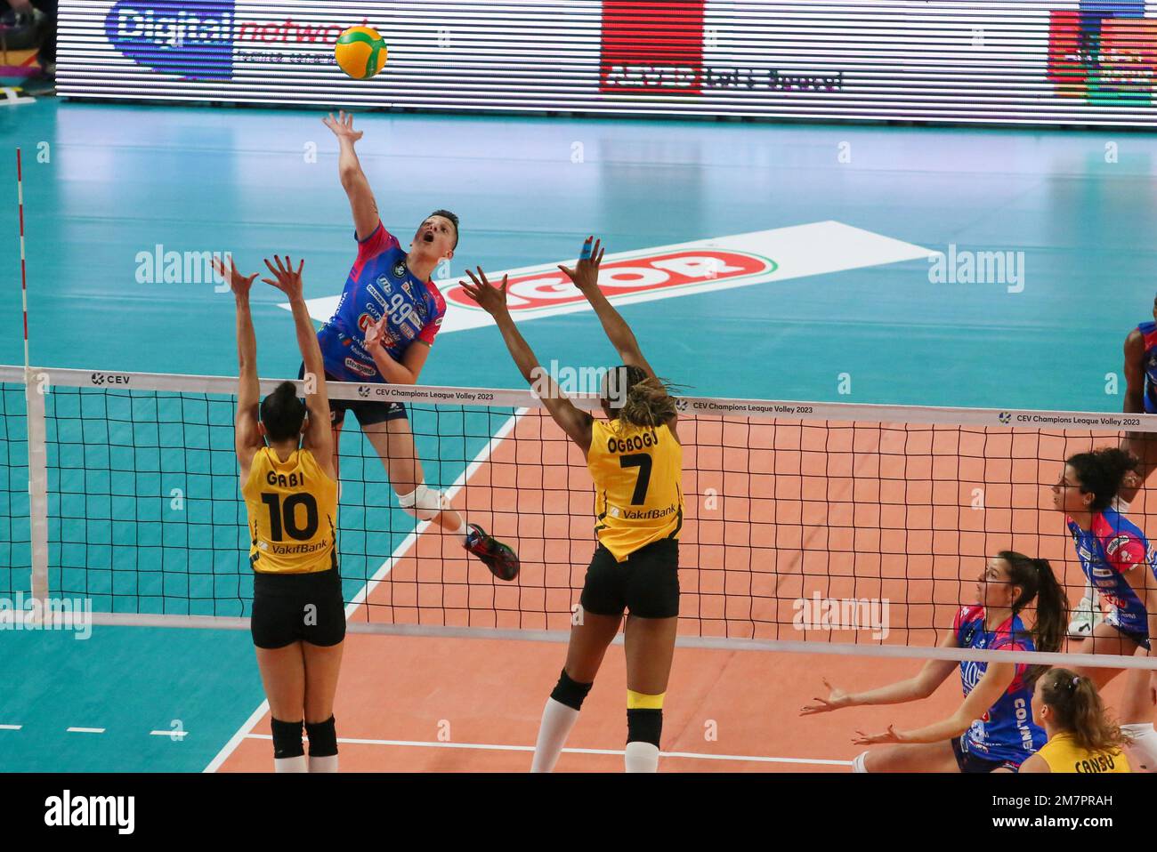 Novara, Italy. 10th Jan, 2023. Spike of Ebrar Karakurt during Igor ...