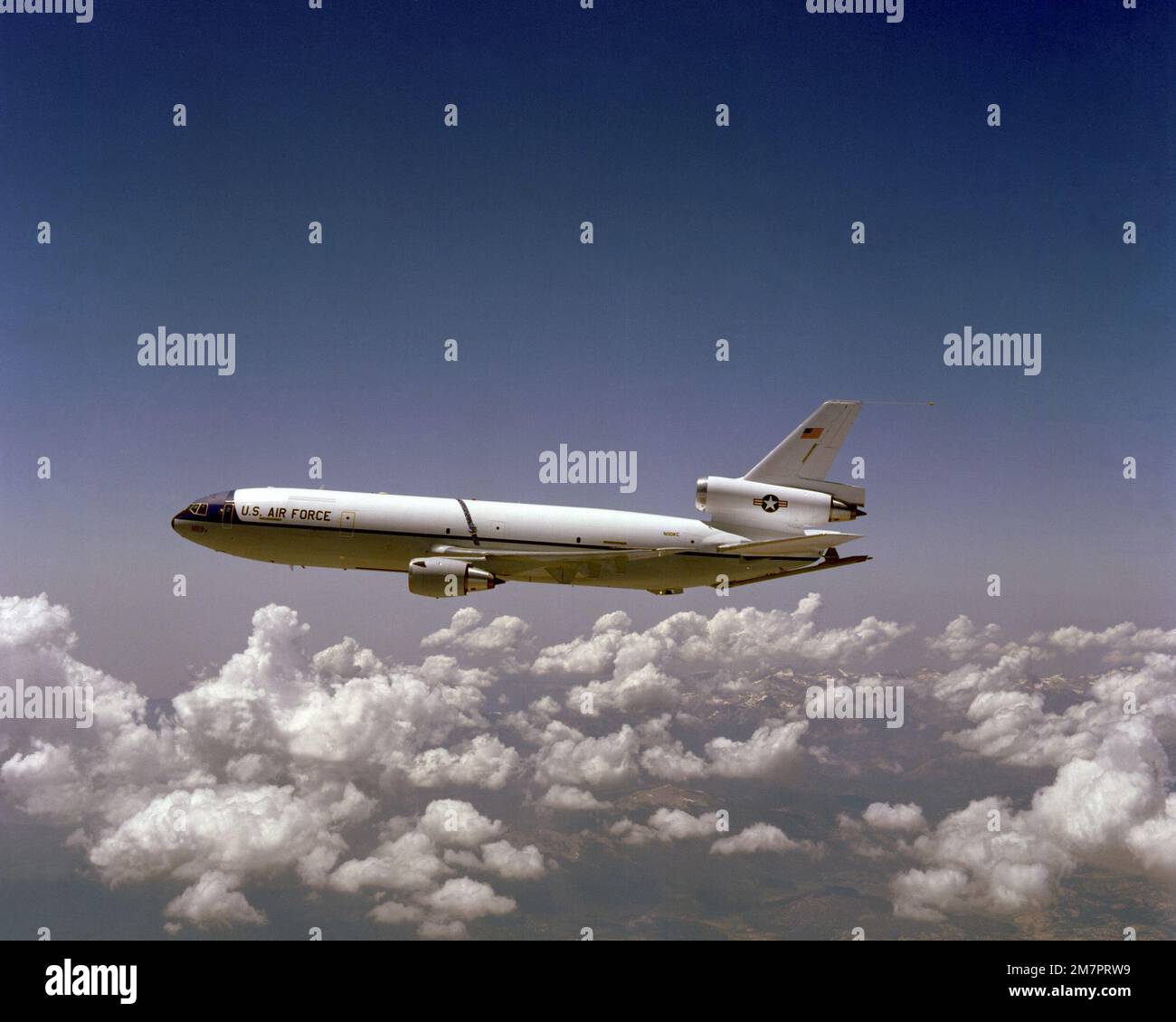 AN air-to-air left side view of a KC-10 Extender aircraft. Country ...