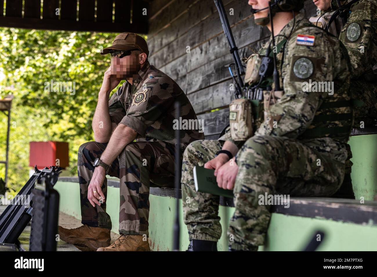 A French Air Force, Special Forces Joint Terminal Attack Controllers ...