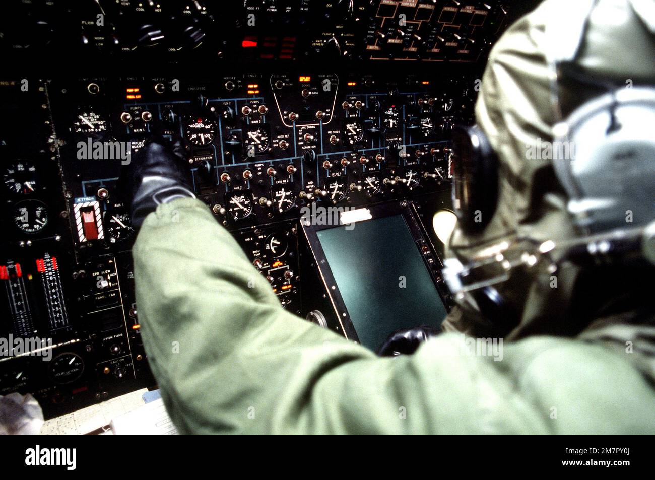436th aircraft maintenance squadron hi-res stock photography and images ...