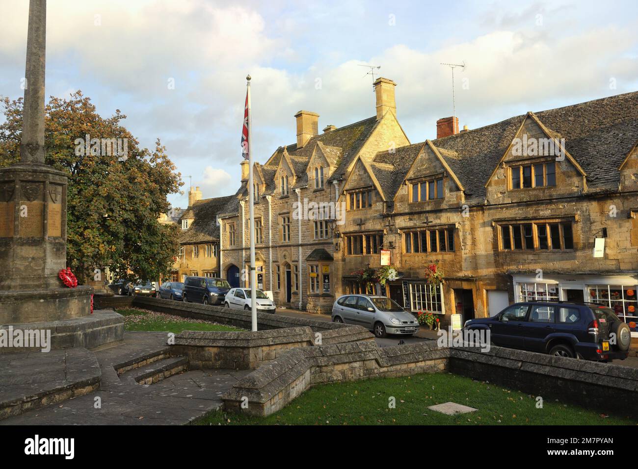 Chipping Campden High Street Buildings Cotswolds Gloucestershire ...