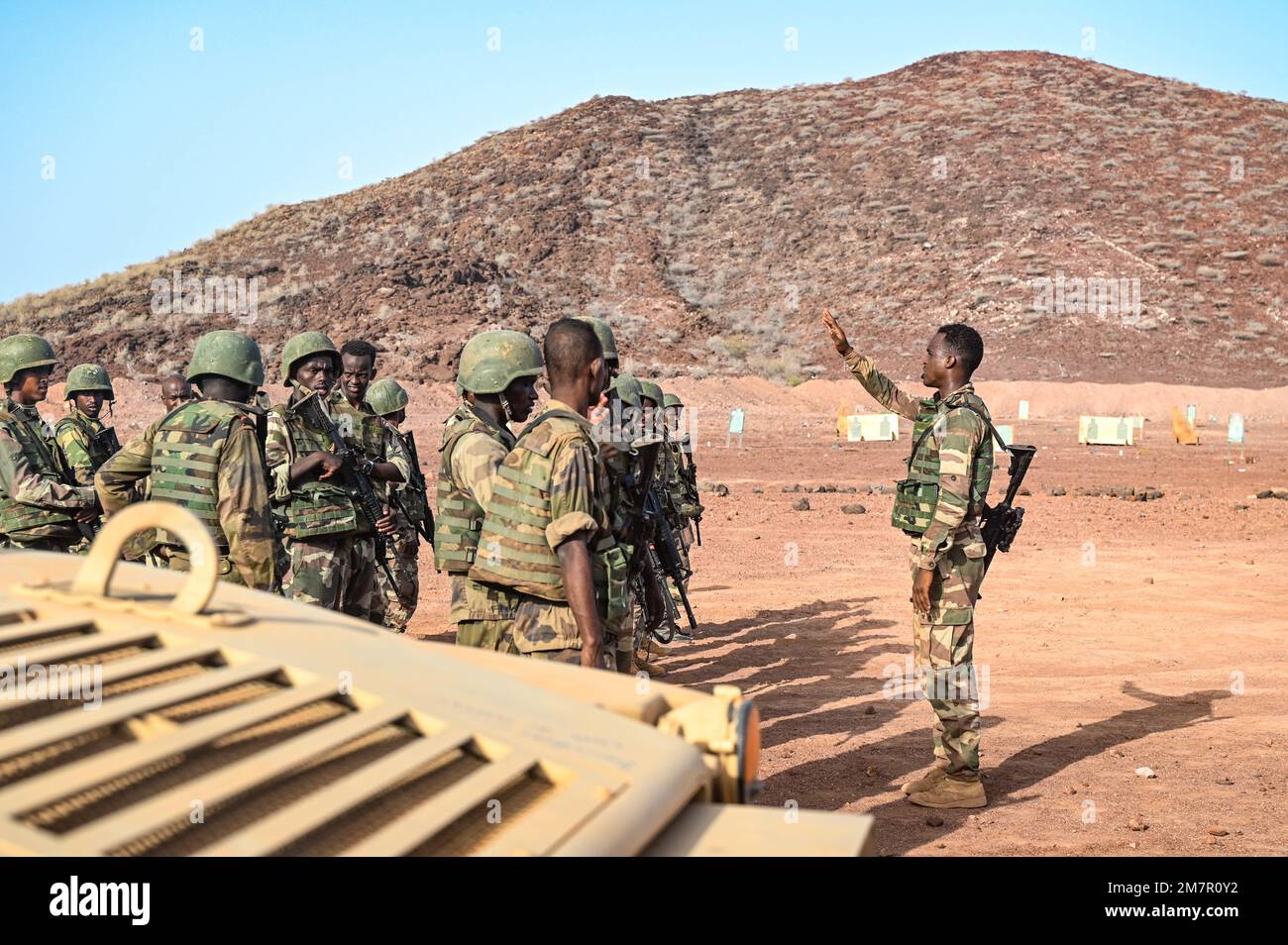 U.S. Army National Guard Soldiers assigned to the 2nd Security Force ...