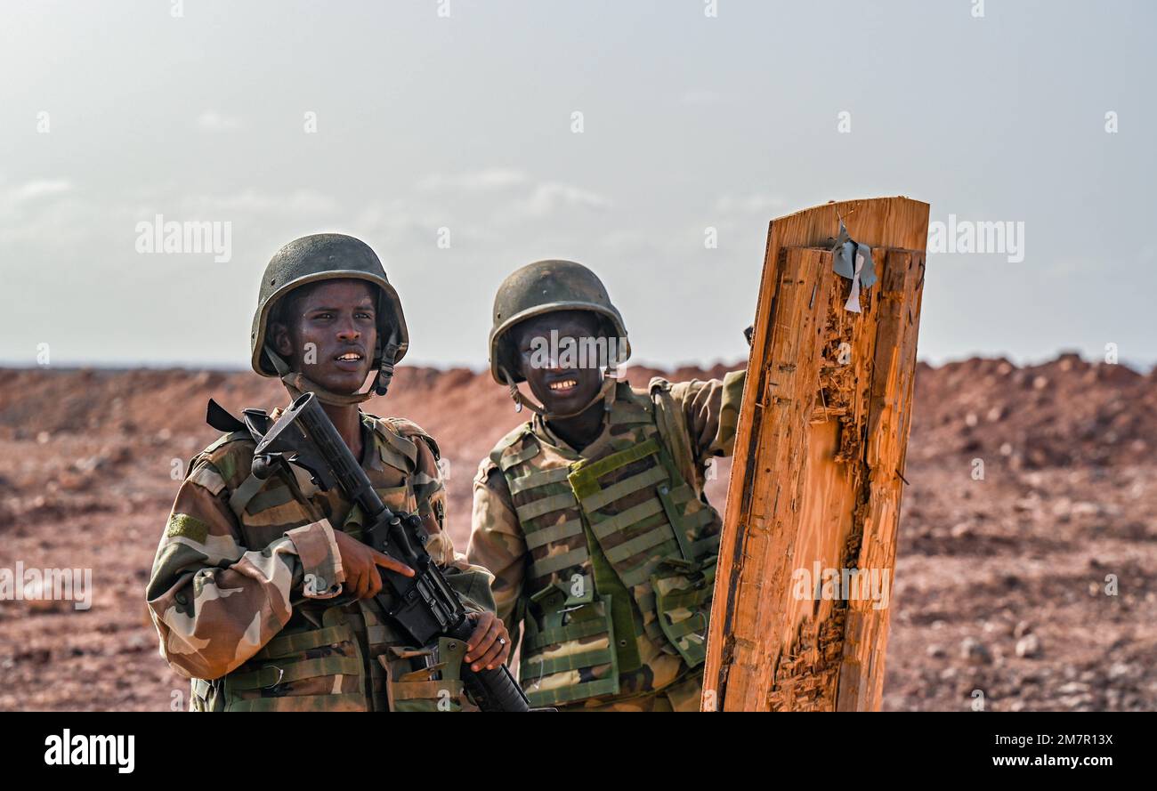 U.S. Army National Guard Soldiers assigned to the 2nd Security Force ...