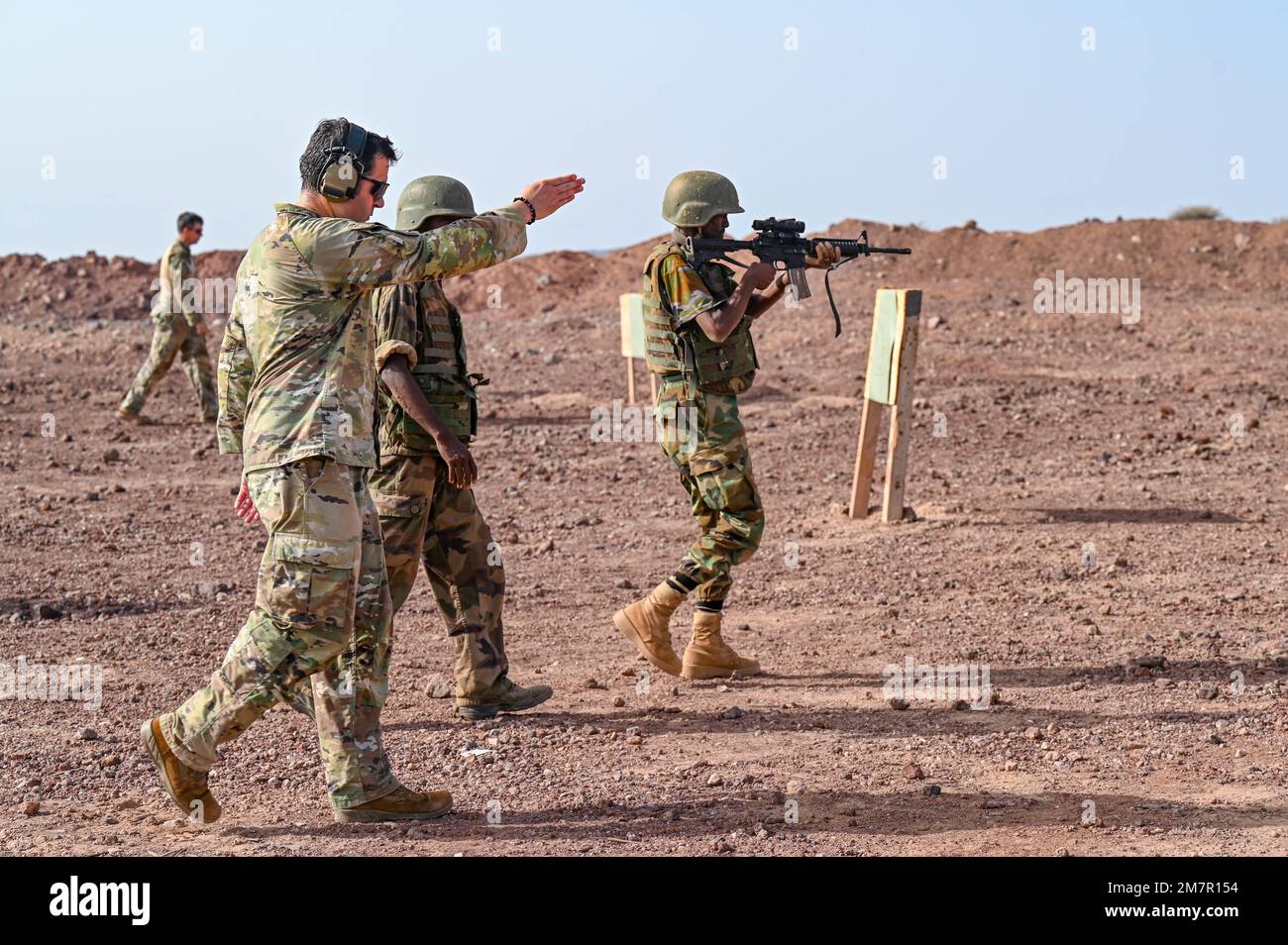 U.S. Army National Guard Soldiers assigned to the 2nd Security Force ...