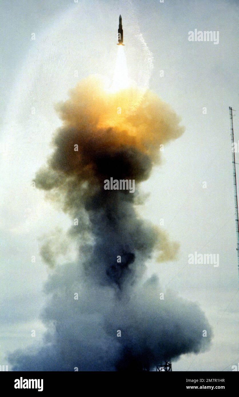 A Standard-ER/SM-2 (RIM-67) surface-to-air missile is successfully ...