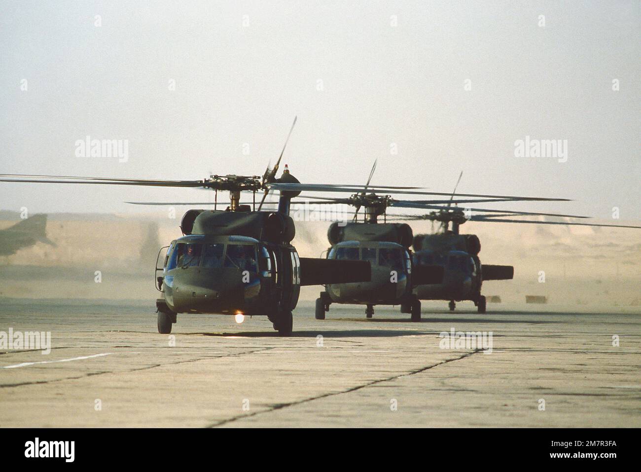 Uh 80 black hawk hi-res stock photography and images - Alamy