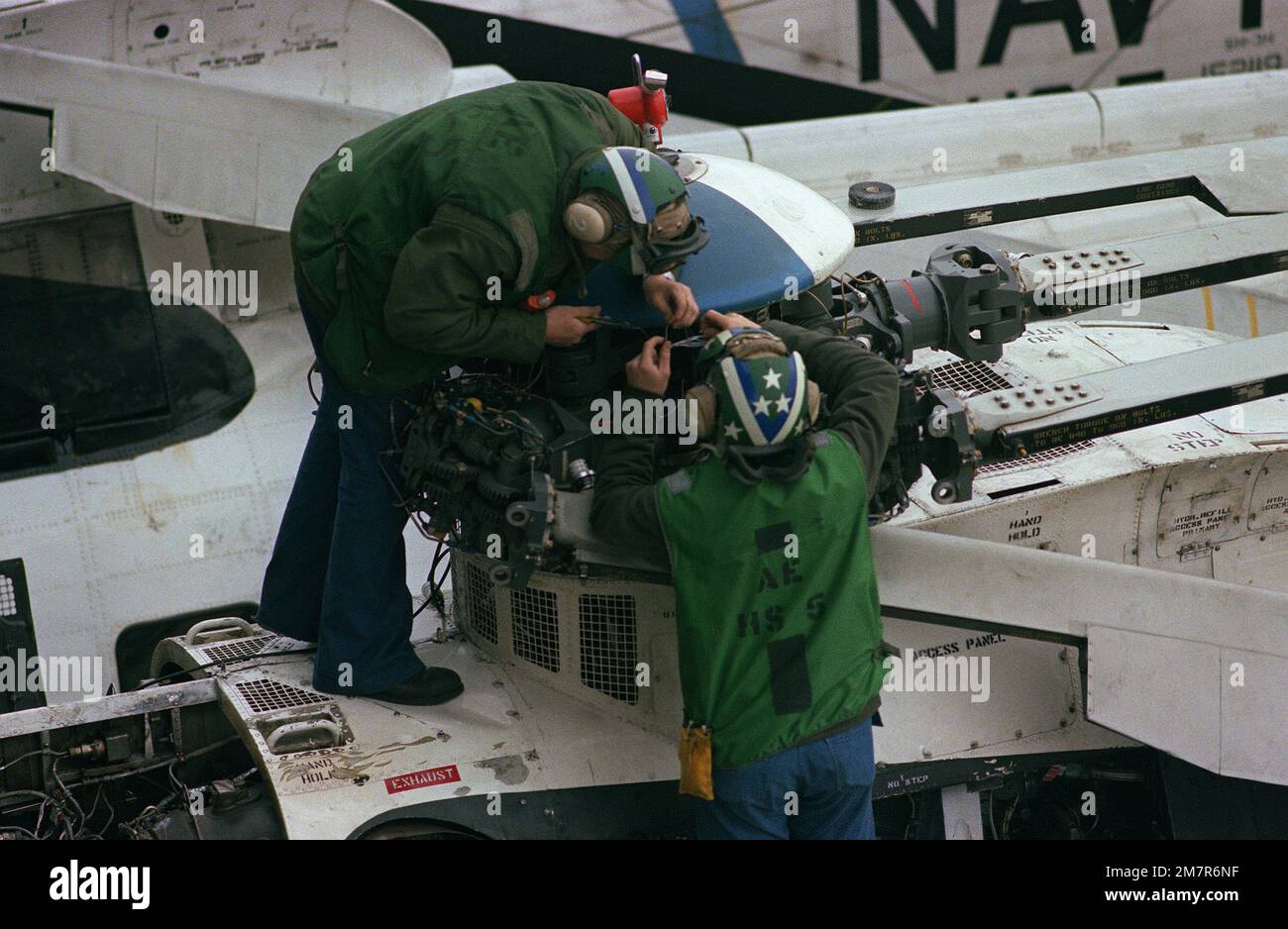 DN-SC-87-06139. Base: USS Dwight D Eisenhower (CVN 69 Stock Photo - Alamy