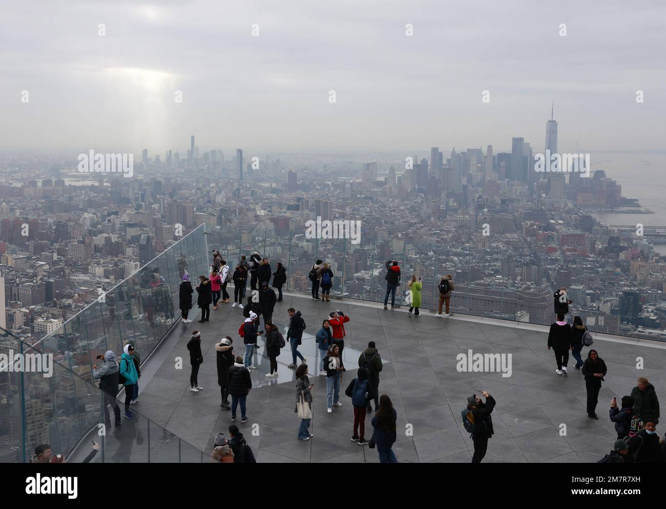 Manhattan the edge observation deck hi-res stock photography and images ...