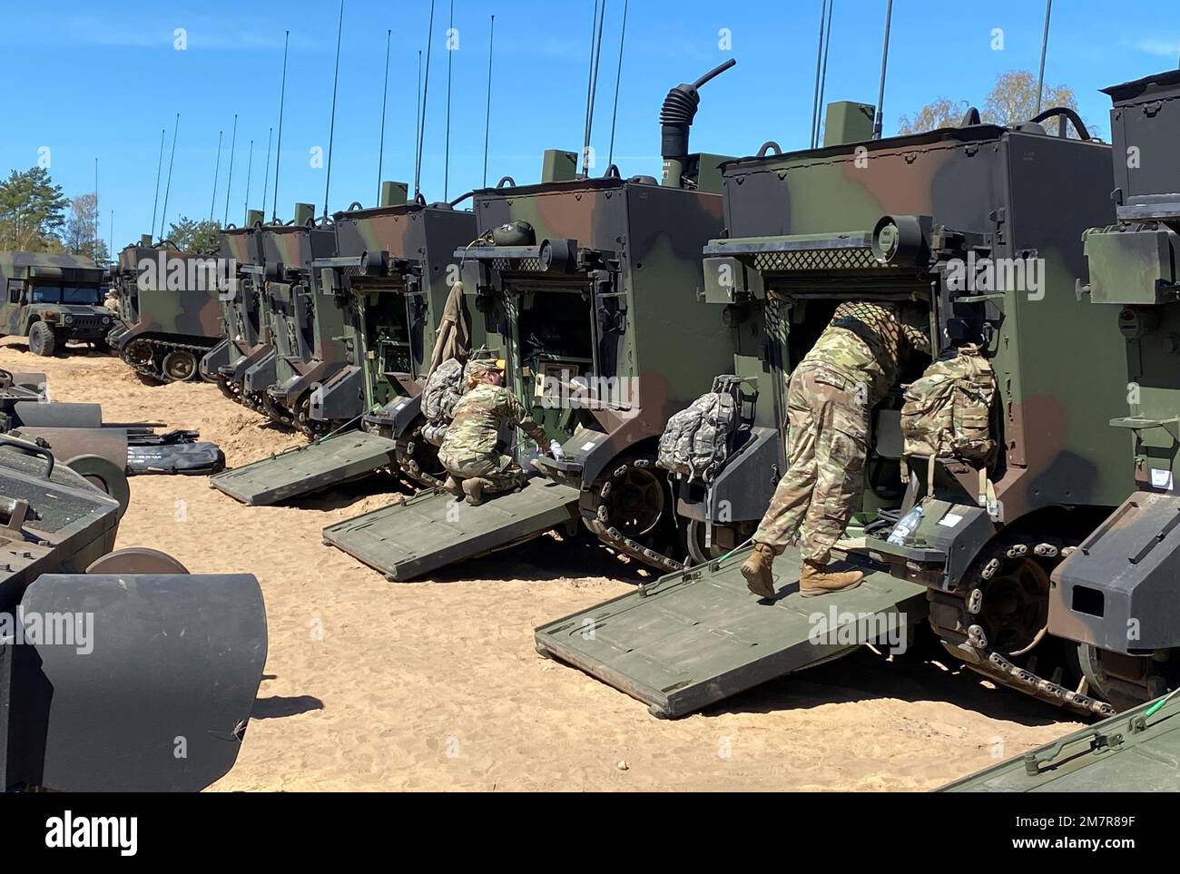 Pennsylvania Army National Guard Soldiers from 1st Battalion, 109th ...
