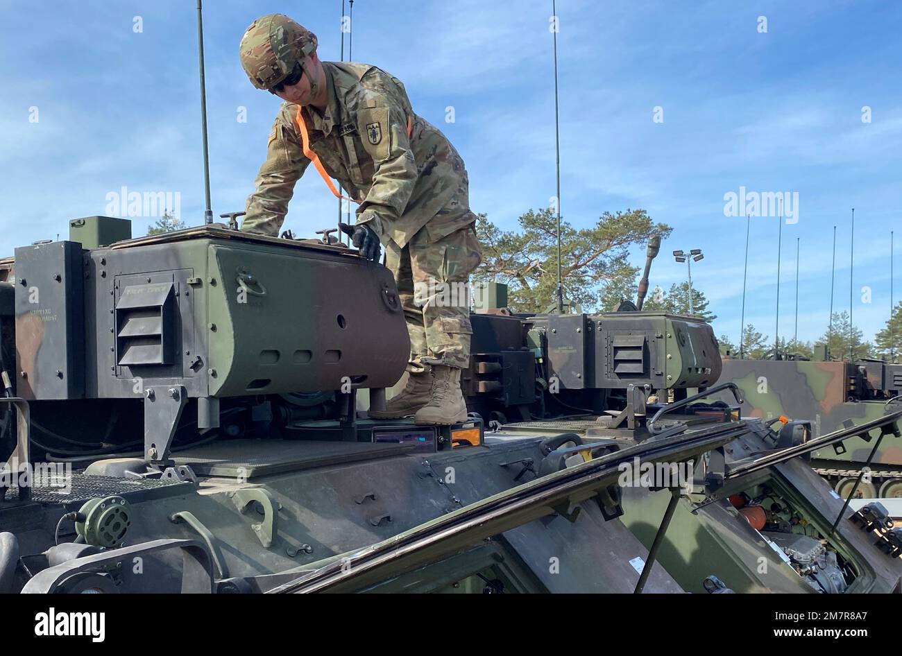 A Pennsylvania Army National Guard Soldier from 1st Battalion, 109th ...