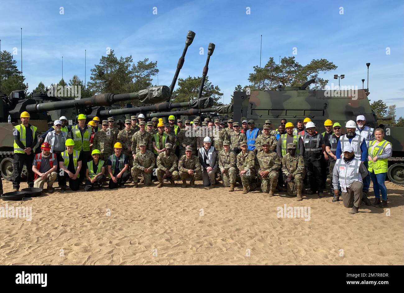 Soldiers, Army civilians and contractors from 405th Army Field Support ...