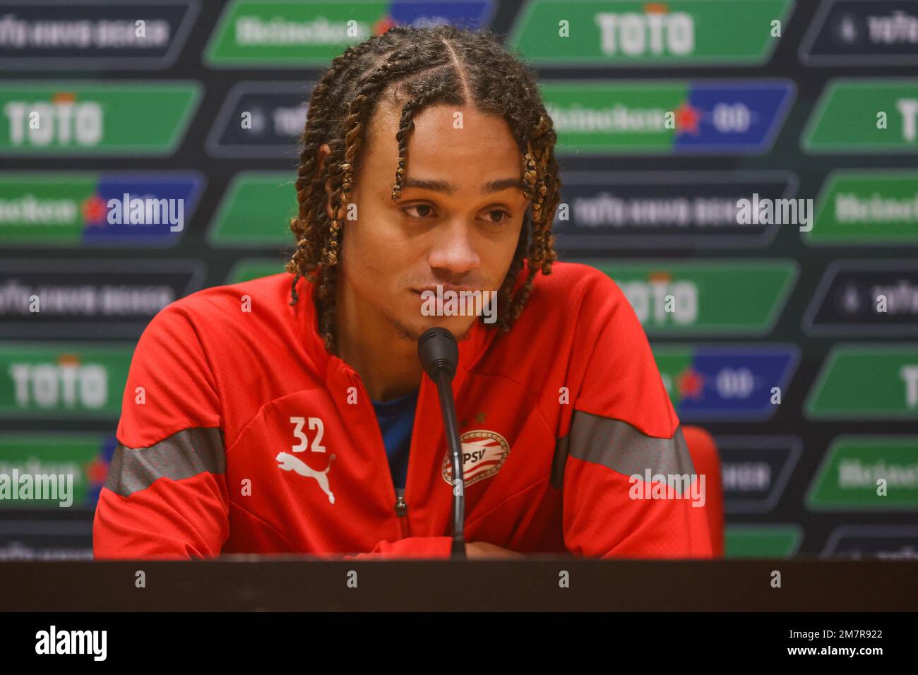 ROTTERDAM, NETHERLANDS - JANUARY 10: Xavi Simons of PSV Eindhoven ...